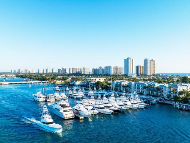 Luxury apartment complex for sale in Palm Beach Shores, United States