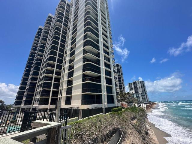 Luxury apartment complex for sale in Palm Beach Shores, United States