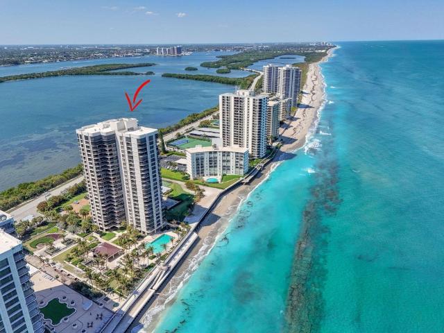 Luxury apartment complex for sale in Palm Beach Shores, United States