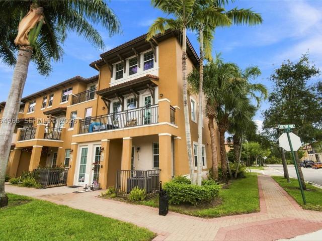 Luxury apartment complex for sale in Pembroke Pines, United States