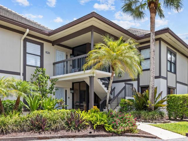 Luxury apartment complex for sale in Wellington, United States