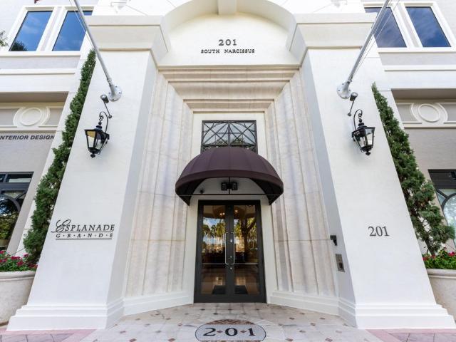 Luxury apartment complex for sale in West Palm Beach, Florida