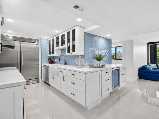 Luxury apartment complex for sale in West Palm Beach, United States