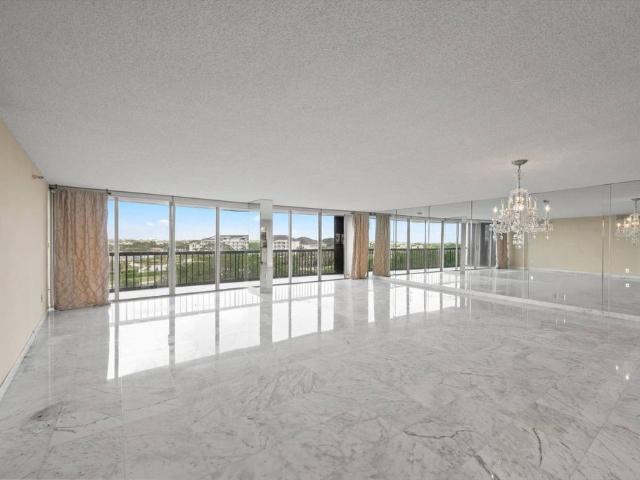 Luxury apartment complex for sale in West Palm Beach, United States