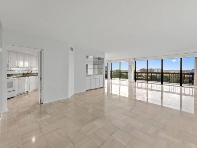 Luxury apartment complex for sale in West Palm Beach, United States