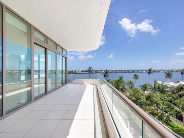 Luxury apartment complex for sale in West Palm Beach, United States