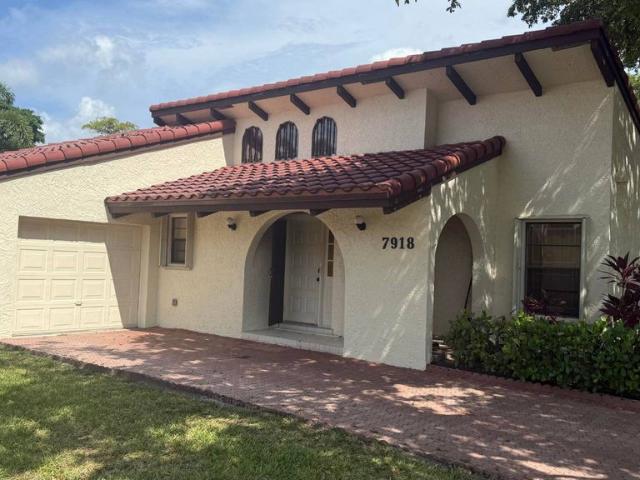 Luxury apartment complex for sale in Tamarac, Florida