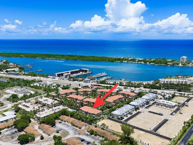 Luxury apartment complex for sale in Tequesta, United States