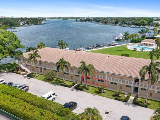 Luxury apartment complex for sale in Tequesta, United States