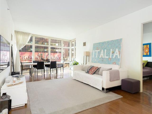 Luxury Apartment for sale in Midtown West, Manhattan, New York