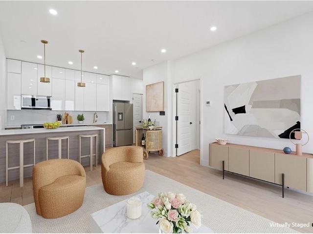 Luxury Apartment for sale in Queensbridge Houses, New York