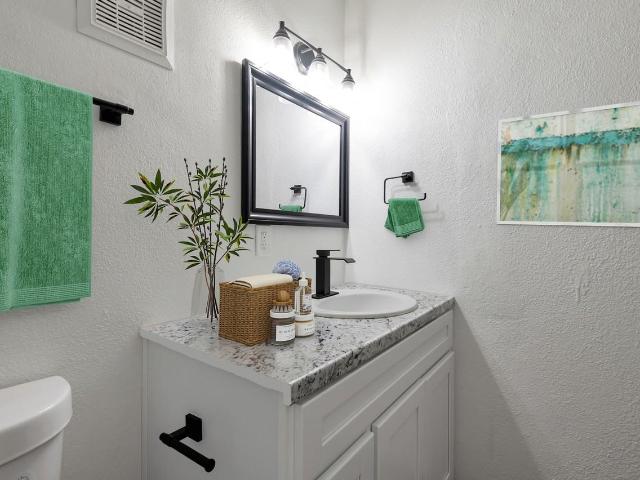 Luxury Apartment Homes 4 Bedroom Apartment for Rent at 1241 W Roger Rd, Tucson, AZ 85705 Flowing Well Neighborhood