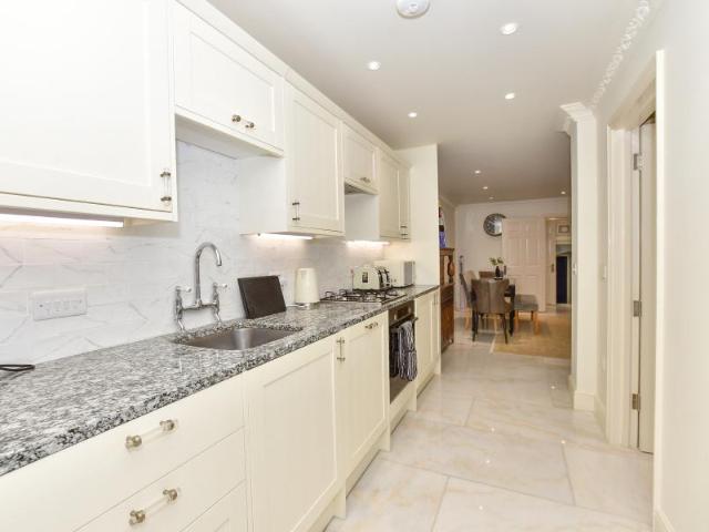 Luxury Apartment to rent with 2 bedrooms, Nelson Crescent, Ramsgate
