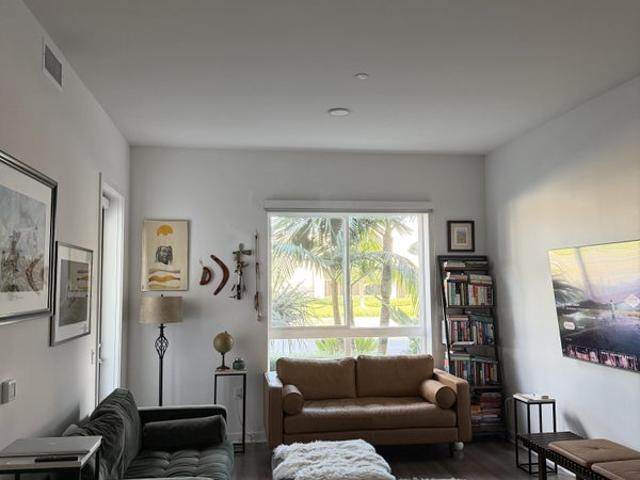 Luxury Apartment with Amenities 2B, 2B