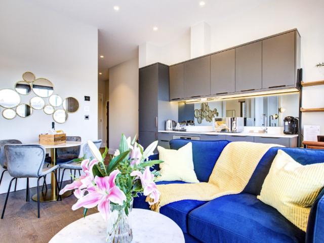 Luxury Apartment 2 Bed Canary Wharf 2 bed flat to rent £3,500 pcm £808 pw