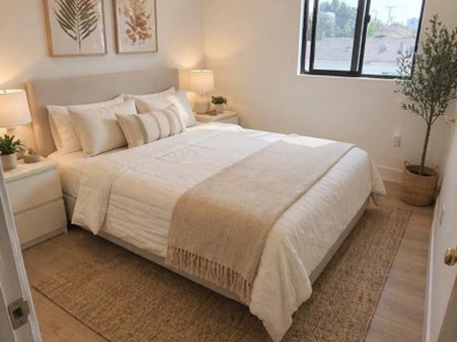 Luxury Balcony Suite w Bathtub | Private Bath | A