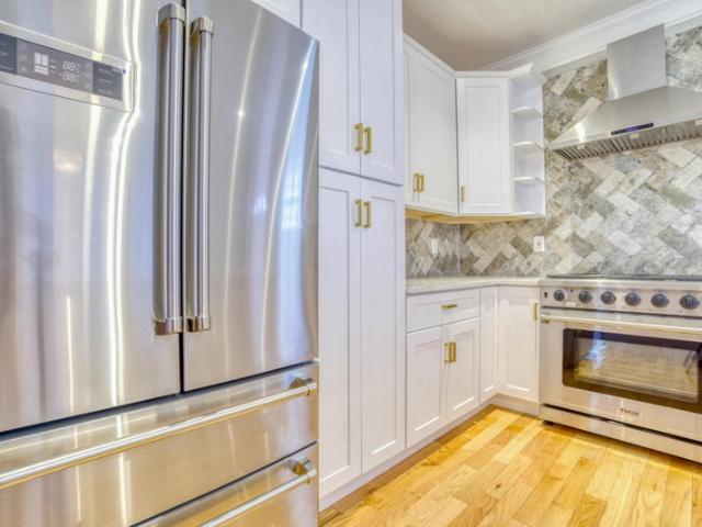 Luxury Beautiful 4 Bedroom Home in the Historic Co