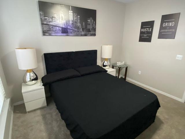 Luxury bedroom and bathroom for rent !