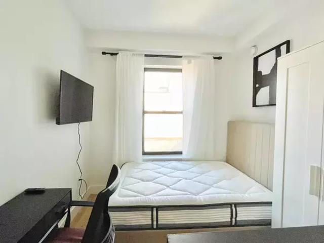 Luxury building | HDTV, Gym, laundry, rooftop #191