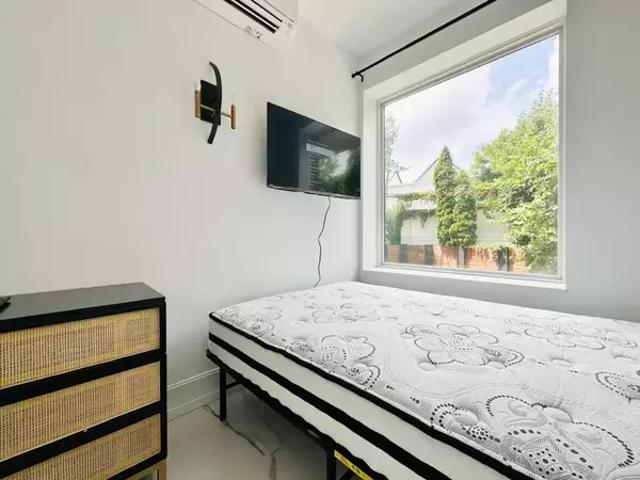 Luxury building, laundry, AC, Gym, Balcony #573