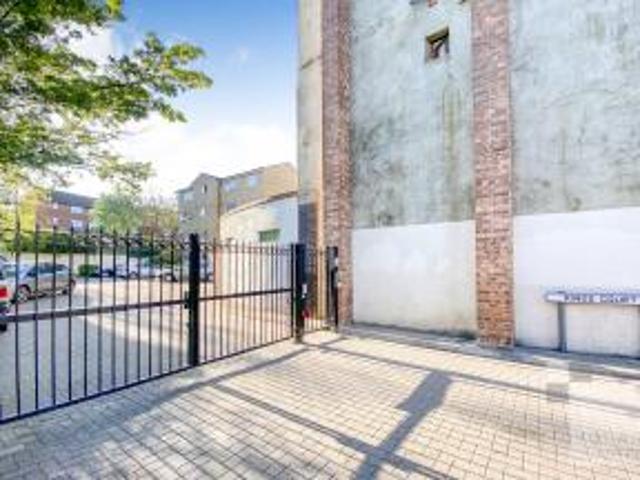 Luxury Gated 2 bed Flat In Islington N7