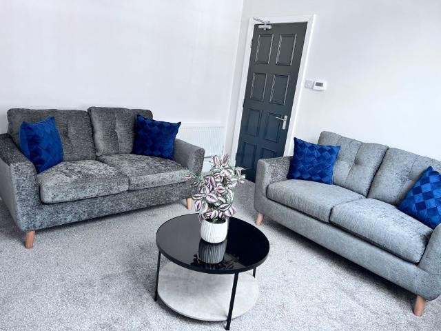 Luxury double, ensuite with private Kitchenette. Room 4 Juniper