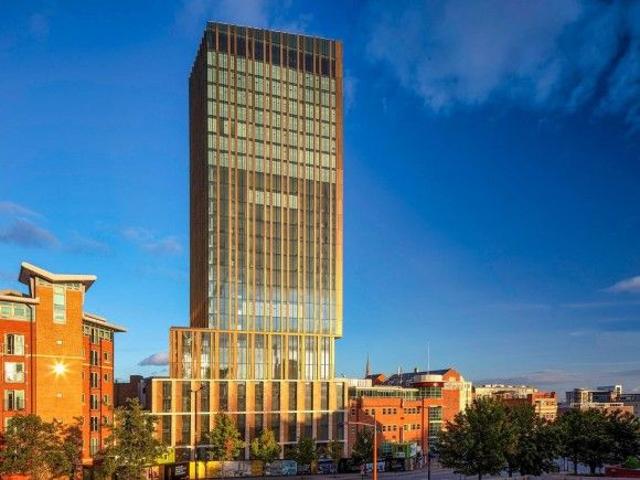 Luxury double room in stunning city centre apartment only £204 PPPW