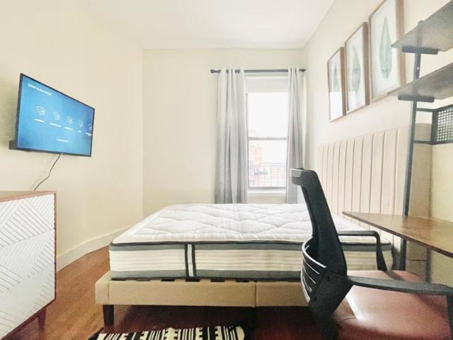 Luxury Duplex Apt with Terrace & AC