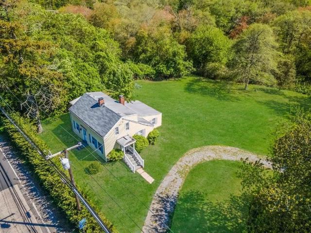 Luxury Farmhouse for sale in Southampton, New York