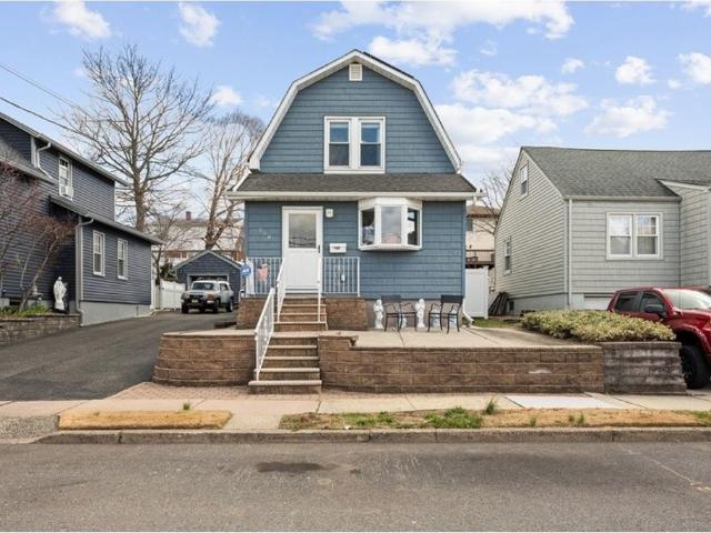 Luxury Flat for sale in Lyndhurst, New Jersey