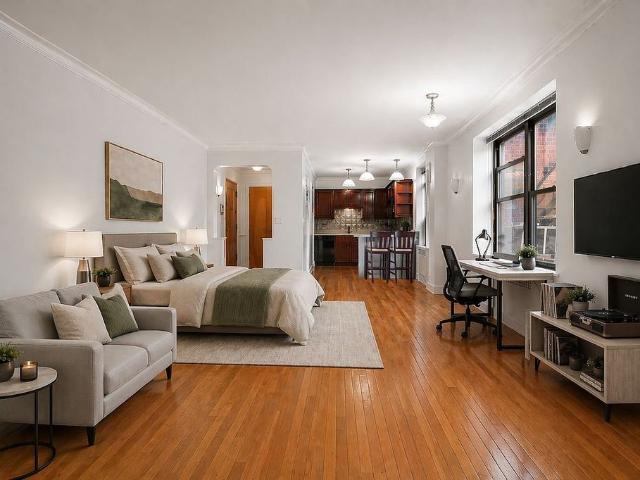 Luxury Flat for sale in New York