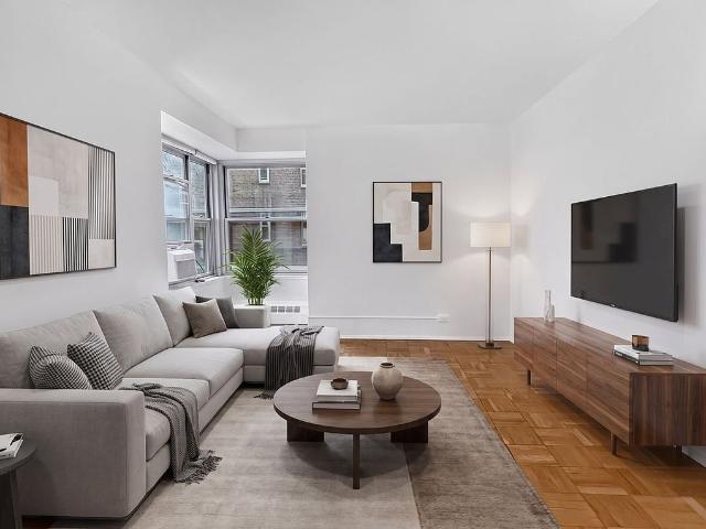 Luxury Flat for sale in New York