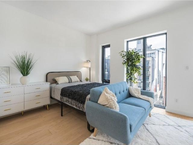 Luxury Flat for sale in Queens, New York