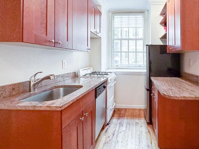 Luxury Flat for rent in 516 East 78th Street, New York