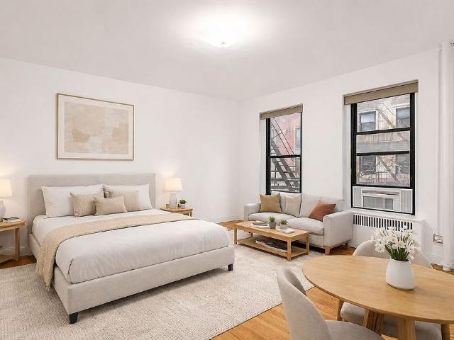 Luxury Flat for rent in 214 West 102nd Street, New York