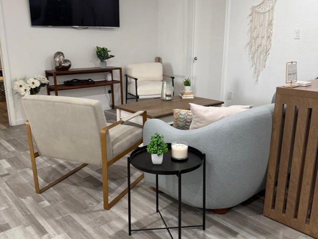 luxury furnished co_livingQuiet Clean Beautiful h