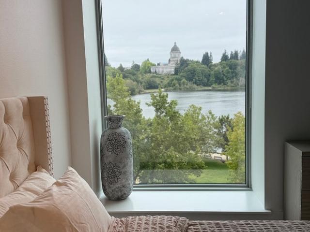 Luxury Furnished Room in Downtown Olympia