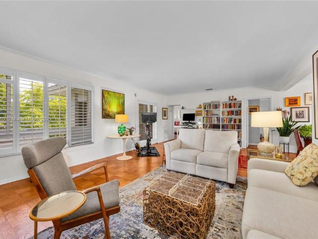 Luxury House for sale in Coral Gables, United States