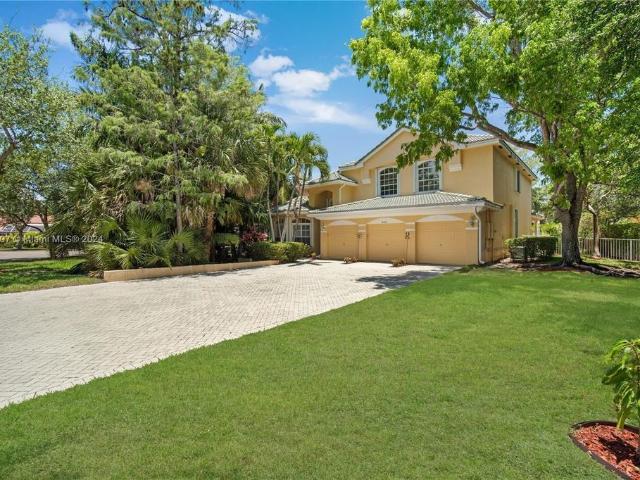 Luxury House for sale in Coral Springs, Florida