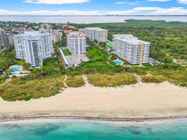 Luxury House for sale in Key Biscayne, Florida