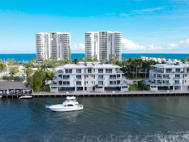 Luxury House for sale in Hollywood, Florida
