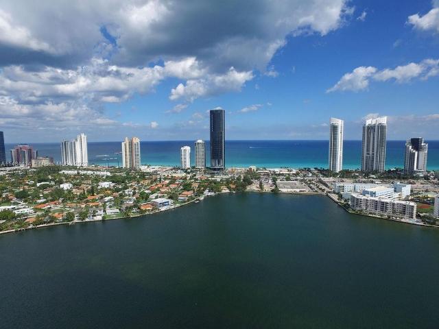 Luxury House for sale in Sunny Isles Beach, Florida