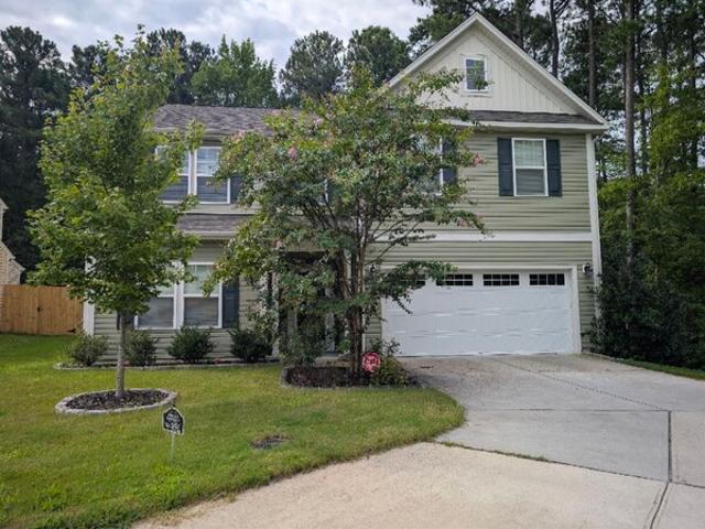 Luxury House with High End Appliances and Features