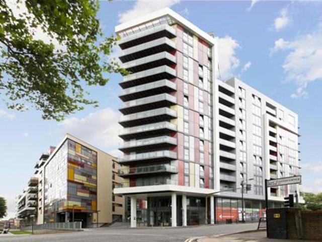 Luxury one bed with Balcony, Gym, Homerton E9