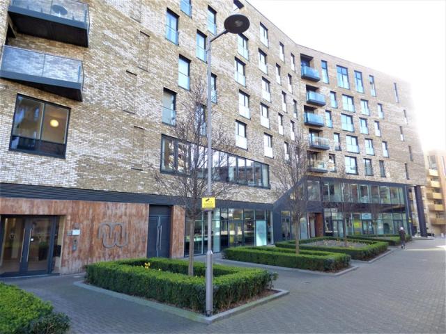Luxury one bed with Gym, Surrey Quays SE16