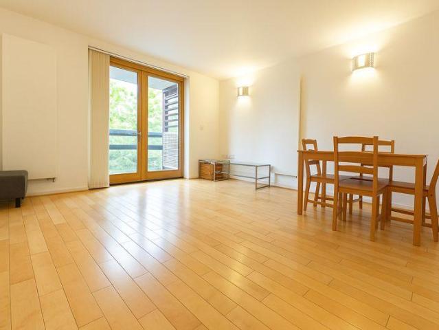 Luxury One Bedroom Apartment with. 1 bed flat to rent £1,675 pcm £387 pw