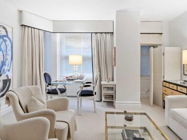 Luxury lower ground floor apt near King’s Road