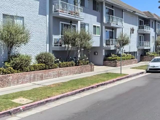 LUXURY LIVING AT AN AFFORDABLE PRICE 1 Bedroom Apartment for Rent at 11007 Palms Blvd, Los Angeles, CA 90034 Mar Vista