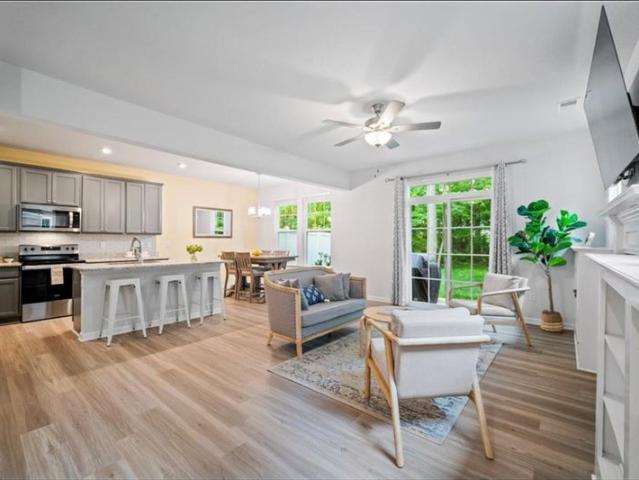 Luxury Living in Virginia Beach,Close to Towne Ctr