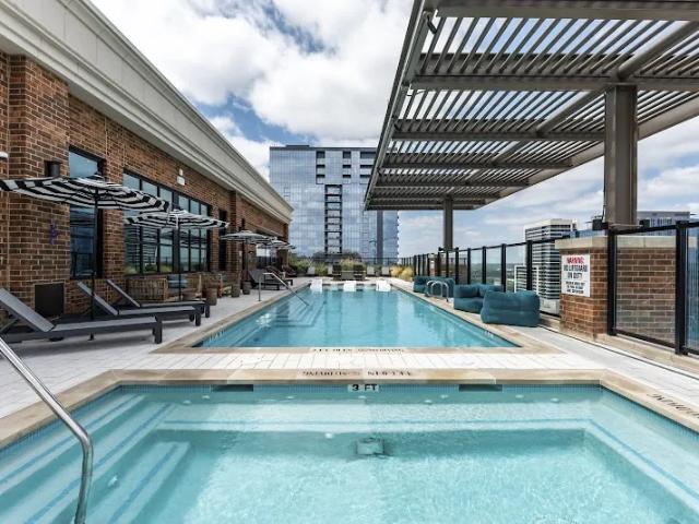 Luxury Living with Rooftop Terrace — Pool & Fitness Center — 3BR/2BA